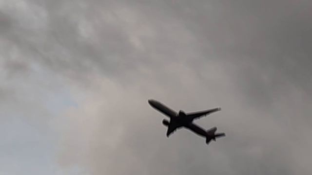 взлëт Боинга 777