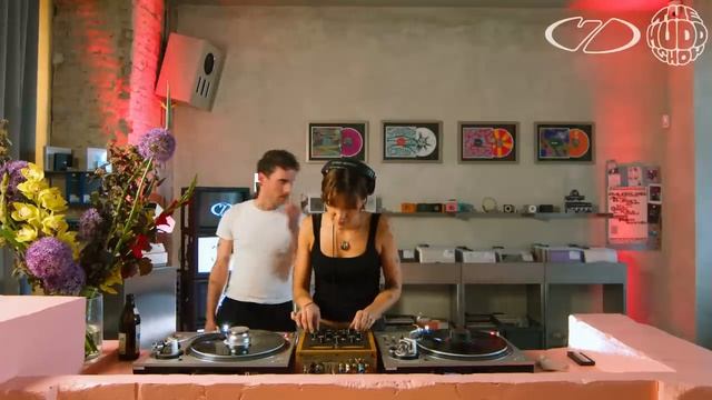 Tata b2b Tonton @ themuddshow x SEVEN