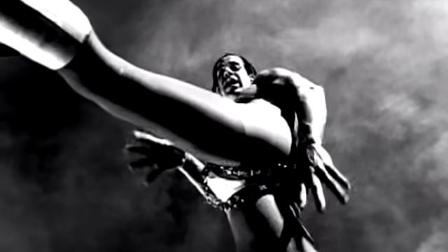 Red Hot Chili Peppers - Give It Away