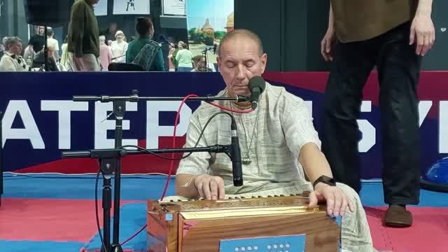 Киртан - Е.М. Маладхара прабху (Воскресная программа 2025-12-07 Екатеринбург)