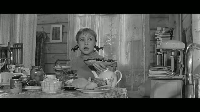 Первый раз таких единоличников вижу! Фрагменты из фильма "Девчата". 1961 г.