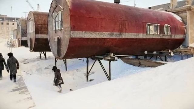 Рождённым в СССР.