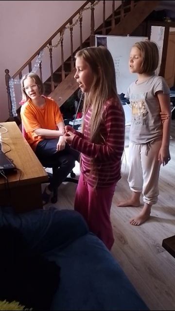 мы поем и танцуем
