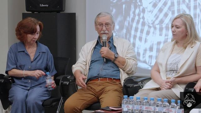интервью, на сцене...