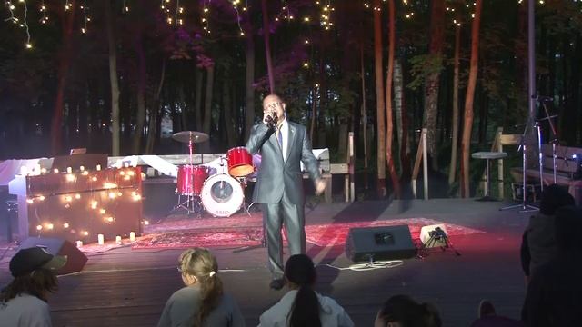 Автор и исполнитель Алексей Ветров