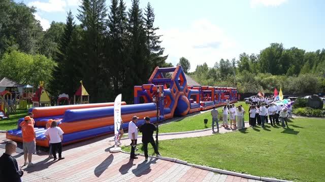 Аттракционы, батуты, игровое оборудование
