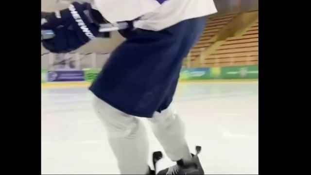 Хоккейные коньки