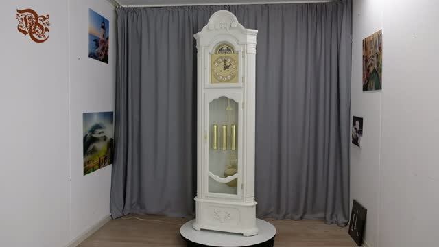 Напольные механические часы Columbus.
