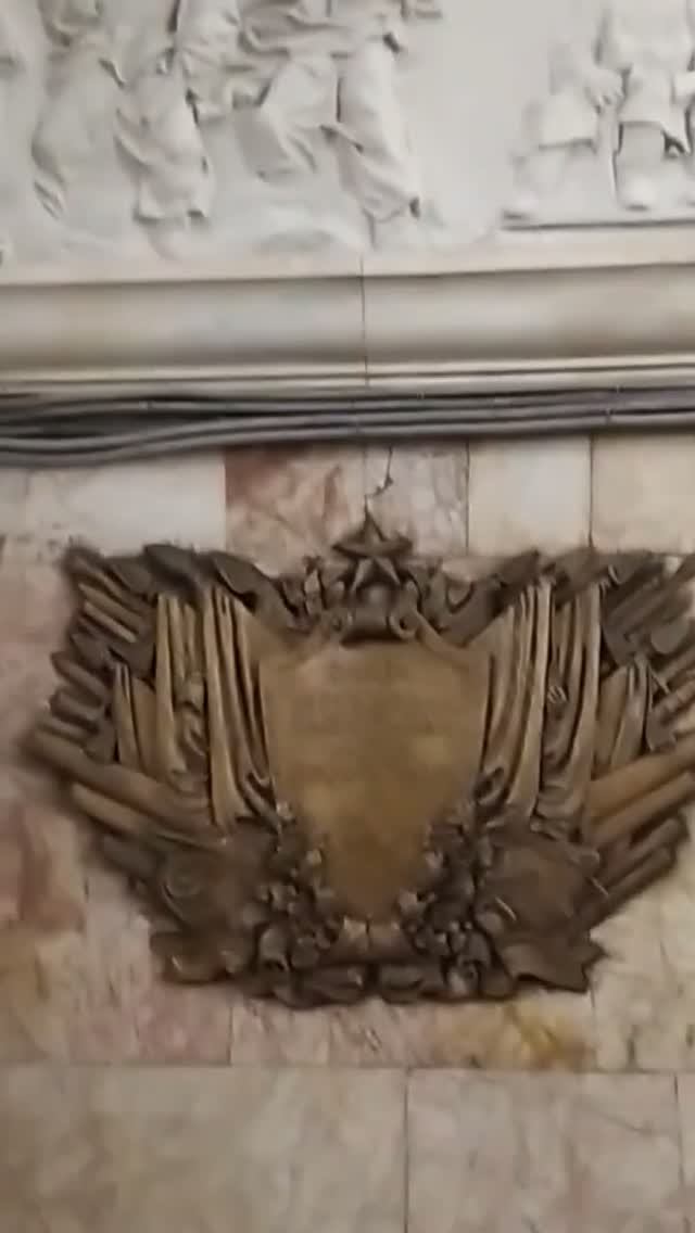 Зелёная (Замоскворецкая) Линия метро Москва - станции - интерьер, пассажиры, работники метро, поезда