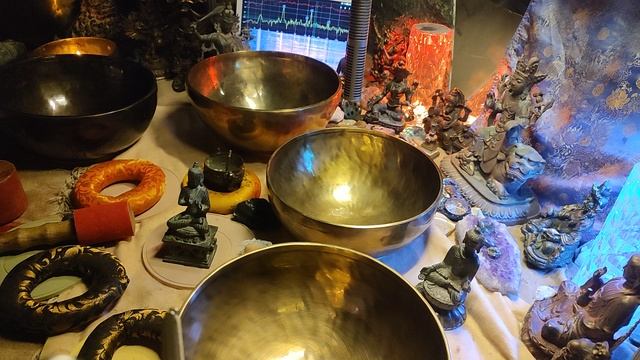 23-30 СМ ПОЮЩИЕ ЧАШИ КОВАНЫЕ