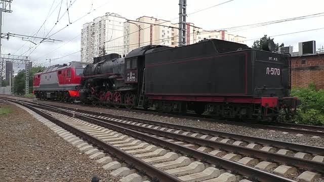 Паровозы.