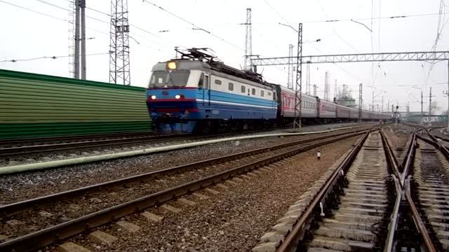 Пассажирский электровоз серии ЧС2К.