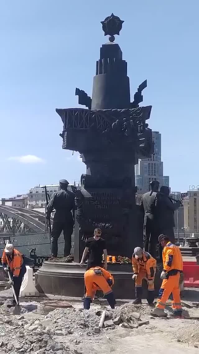Железнодорожные вокзалы Москвы интерьер пассажиры в ожидании поездов