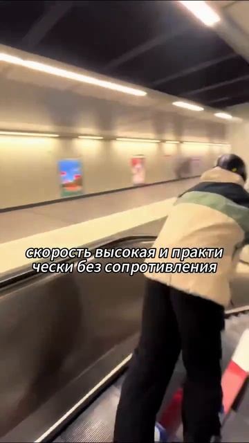 Девочка объясняет