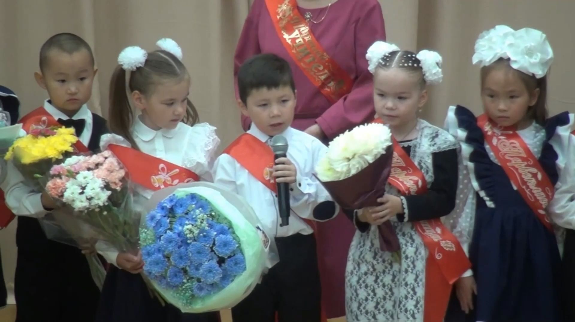 ″Первые звонки″ разных лет