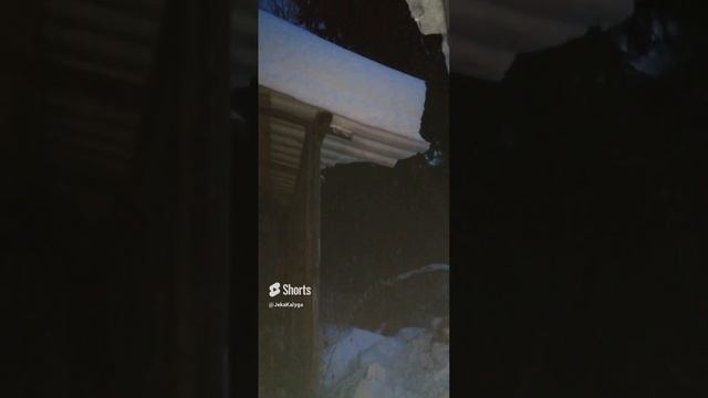 ❄️Сход снега зимой. Snow melting in winter.