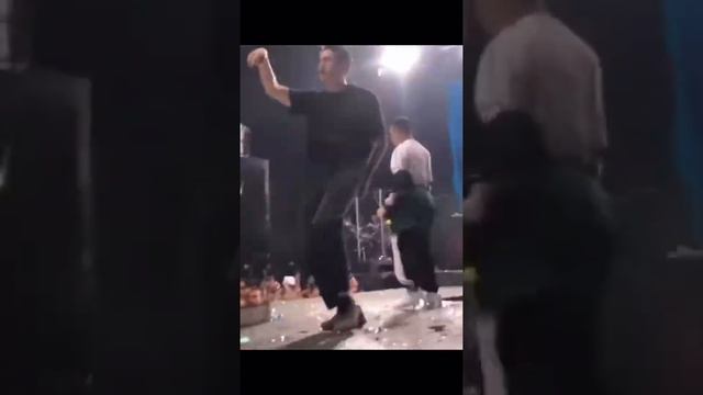 Как тацует Нурлан Сабуров  #нурлансабуров #камедиклаб#Shorts