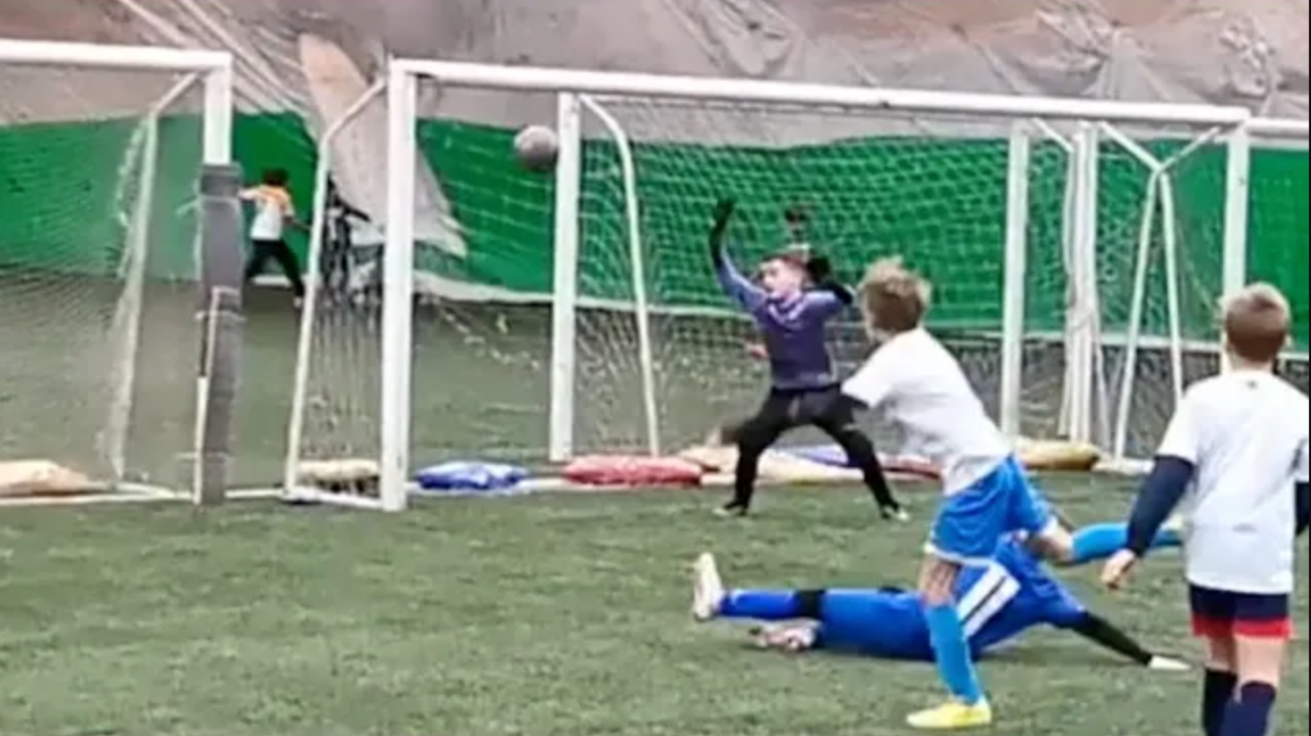 VS Академия ФК "Велес"