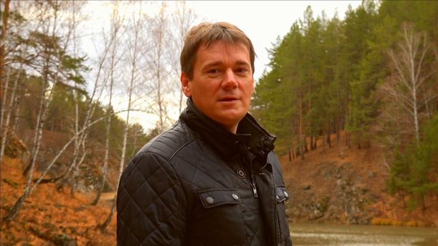 Сергей Капцев читает стихотворение "Мир". Автор -Сергей Капцев