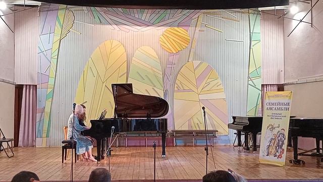 Урликовы Владислава и Наталья "Артист эстрады".