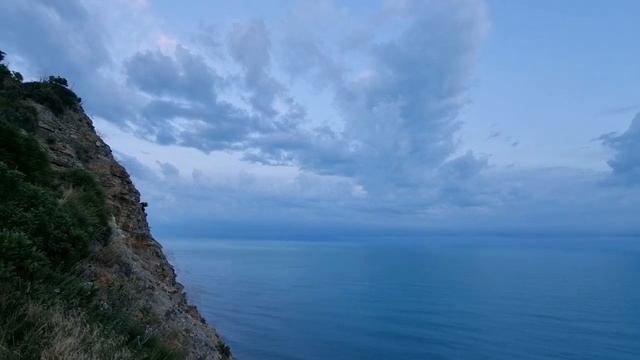 Вечер на берегу Черного моря в Дюрсо.