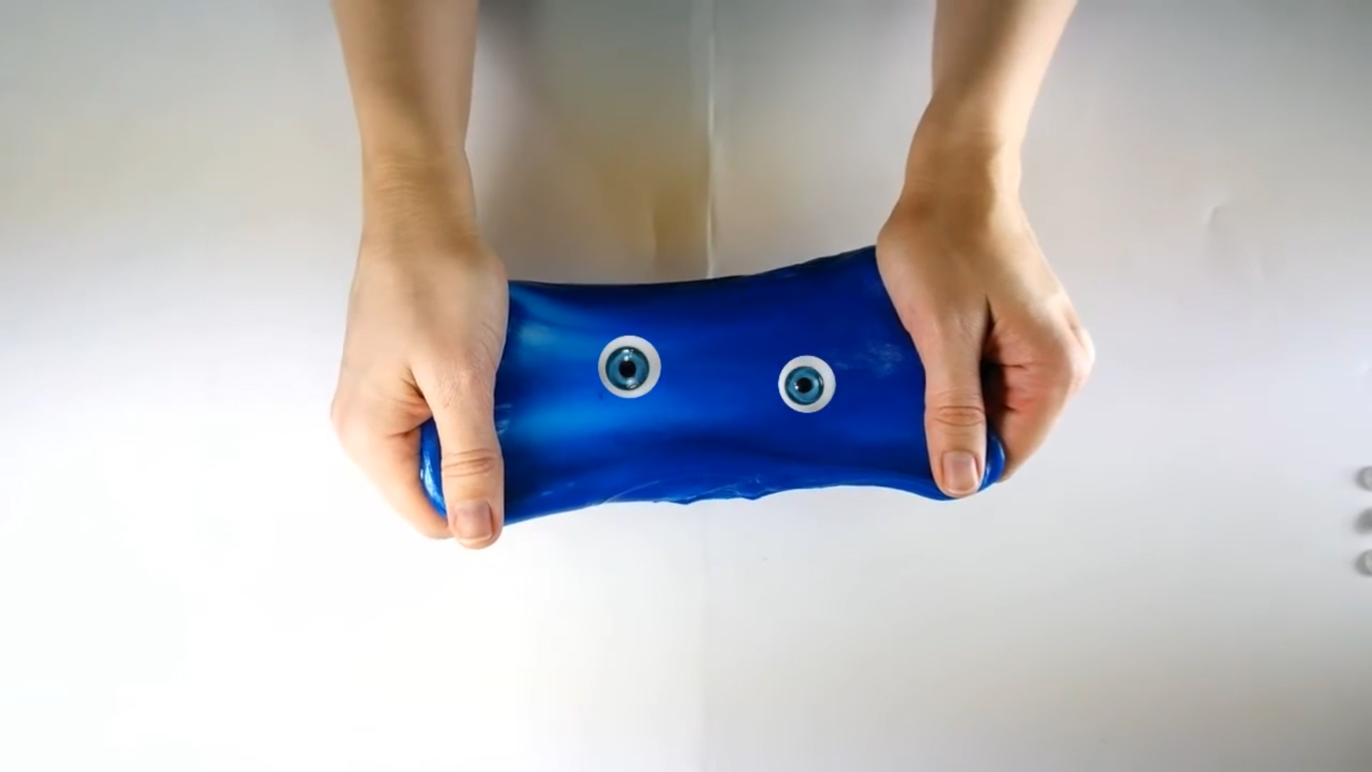 Жвачка для рук Nano Gum (наблюдает за тобой)