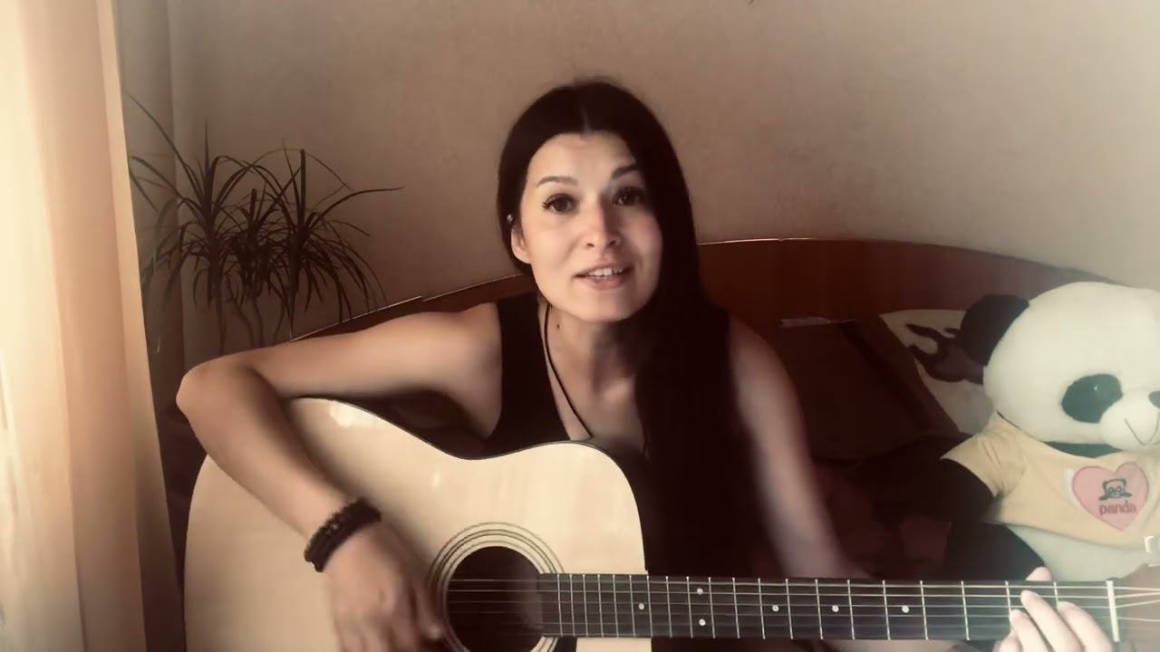 Вахтерам - бумбокс на гитаре.