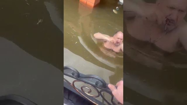 Оренбуржцы в Орске спасают затопленных  кошек