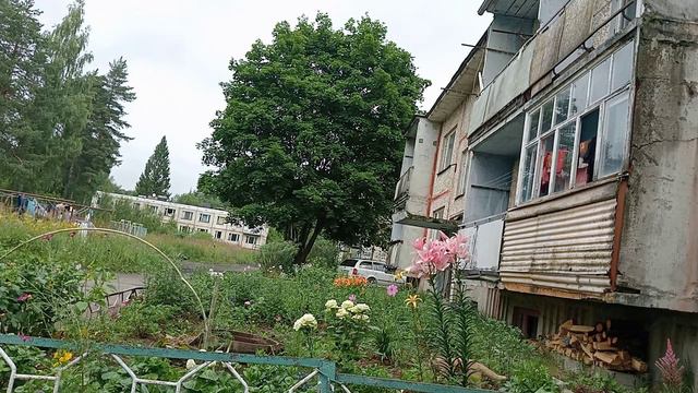 Бездействие управляющей компании. Жителям приходиться делать все своими силами.