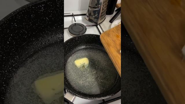 Минтай на сковороде: сохраняйте рецепт