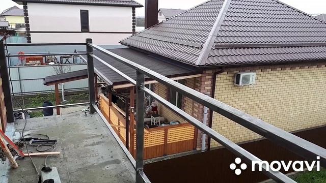 Покрасил перила и установил их на место. Что получилось.