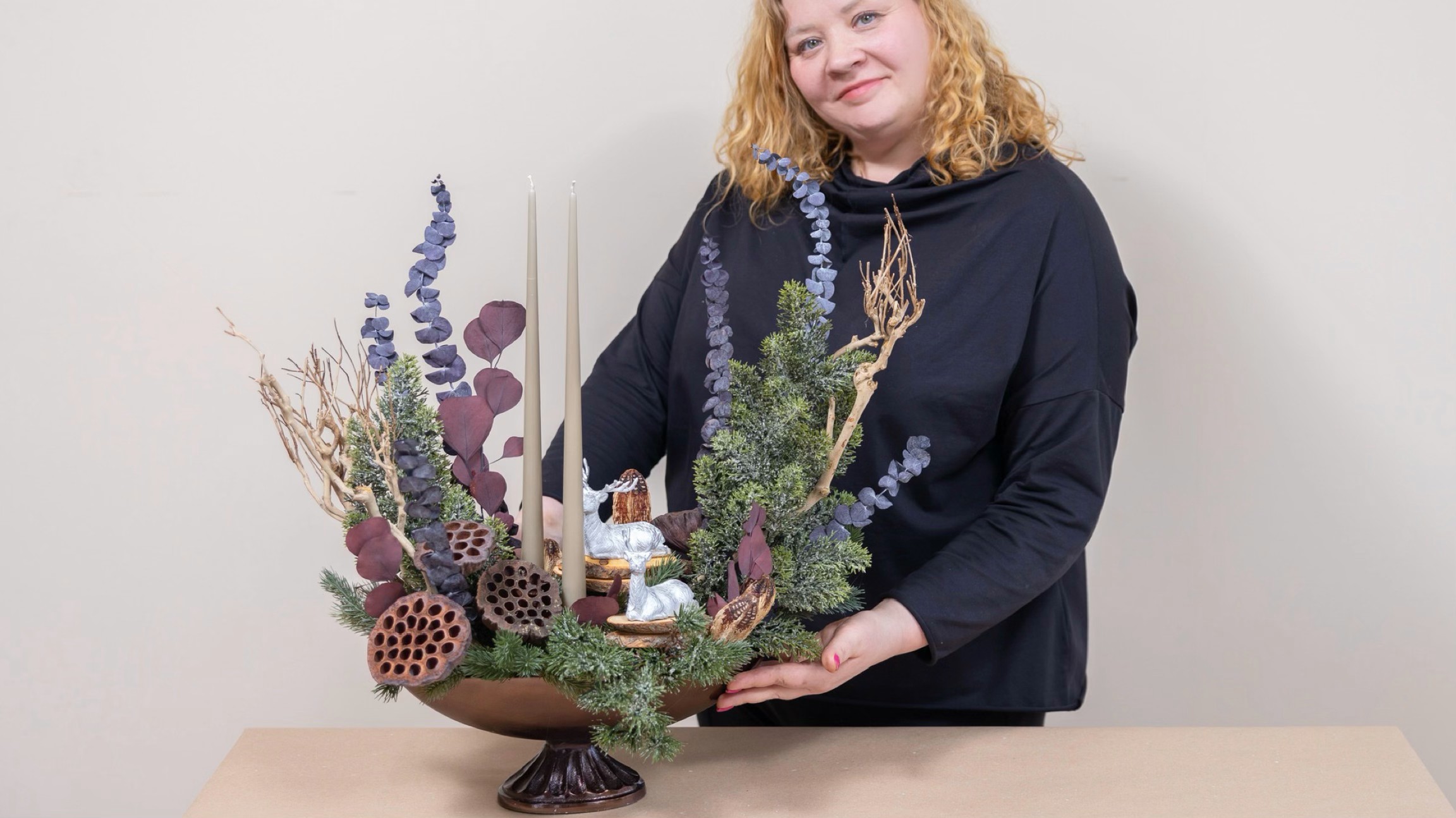 Интерьерная композиция в металлической чаше