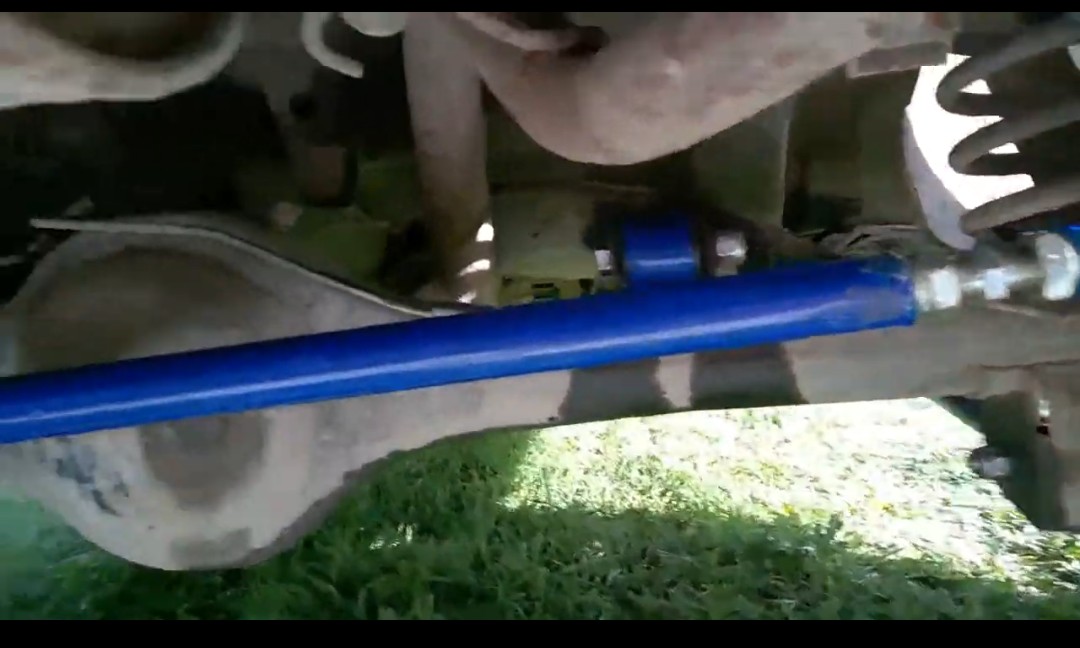 Замена реактивных тяг нива шевроле без ямы и подъемника