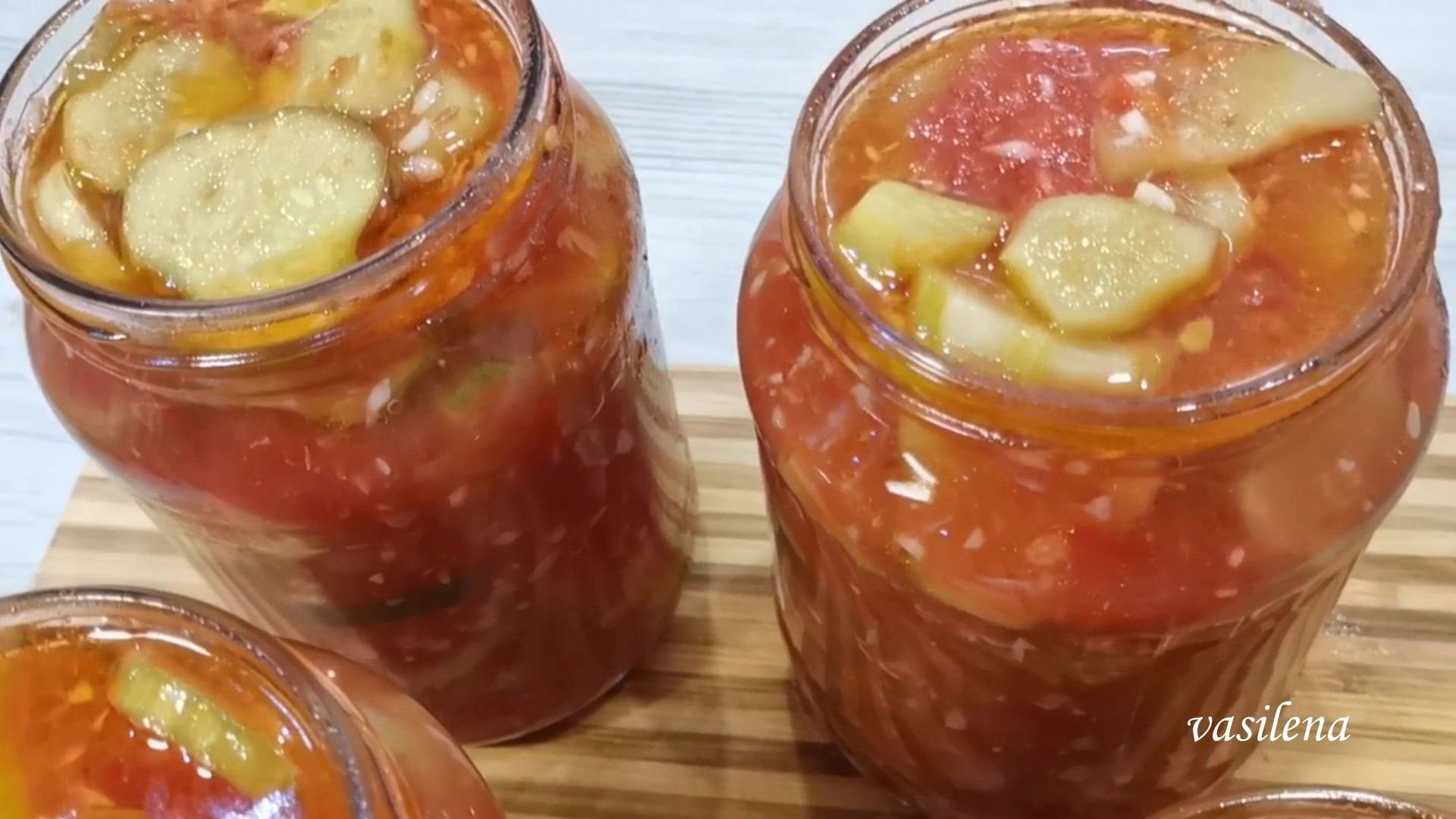 ОГУРЦЫ В ТОМАТЕ на зиму.Вкусные и хрустящие.