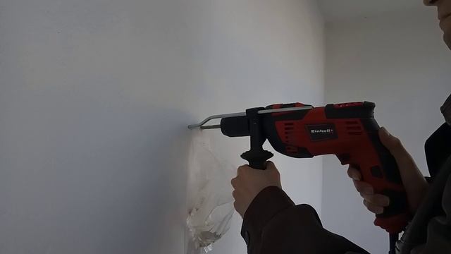 Сверление стены электродрелью Einhell TC-ID 720/1 E