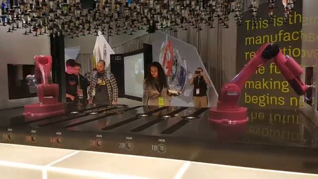 Робот-бармен 2