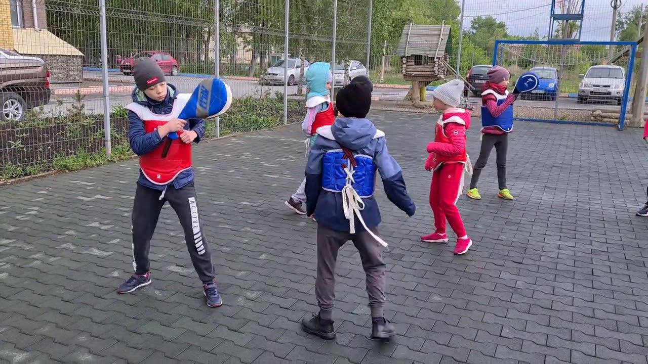 Отработка комбинации челнок  атака, встреча