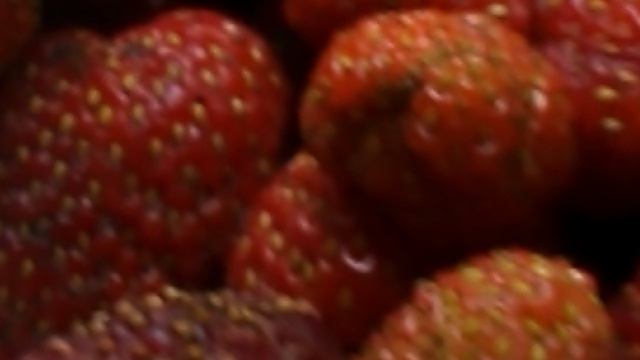 DSCN5514.AVI ЗЕМЛЯНИКА УСАТАЯ ИЮНЬ 2022