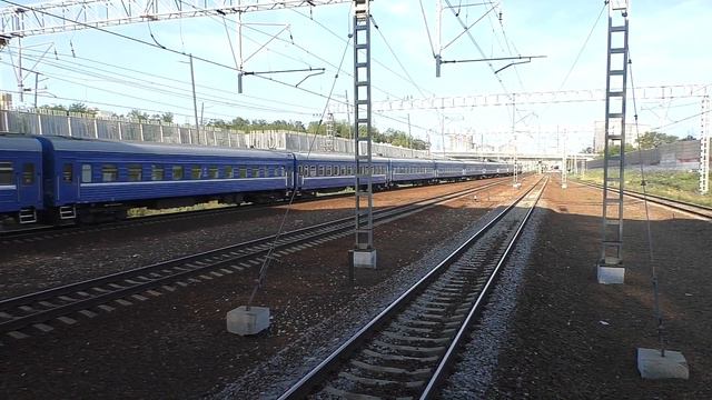 Эл.-воз ЧС7-110 "Виктор Бирюков" (ТЧЭ-18) со скорым поездом "Сож" №056Ь Гомель - Москва.