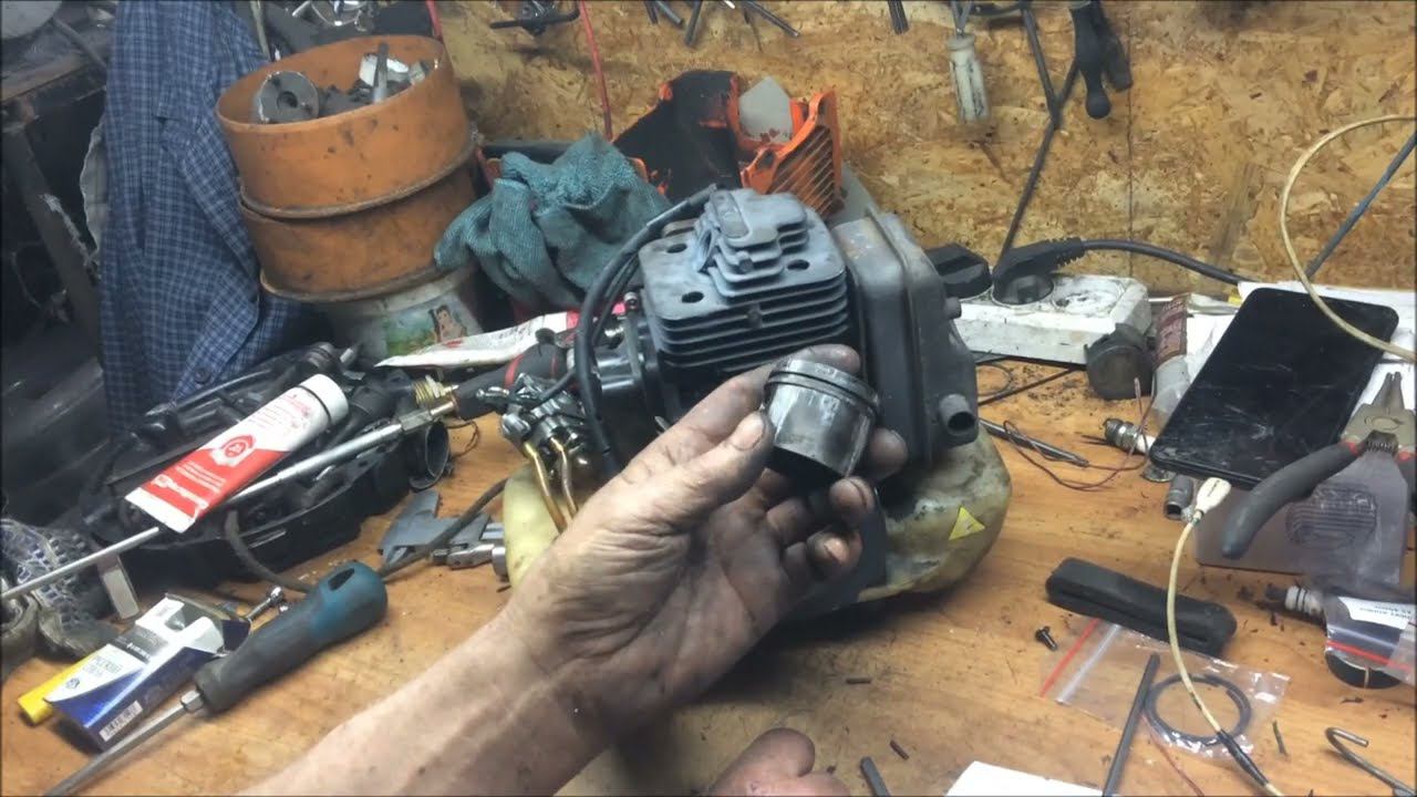 Цепная реакция на триммере.Раскололась косильная головка,"задралась" поршневая,пропала искра...(