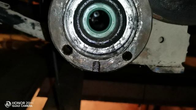 Выскочила полуось на Ниве на ходу. Ремонт своими руками..mp4