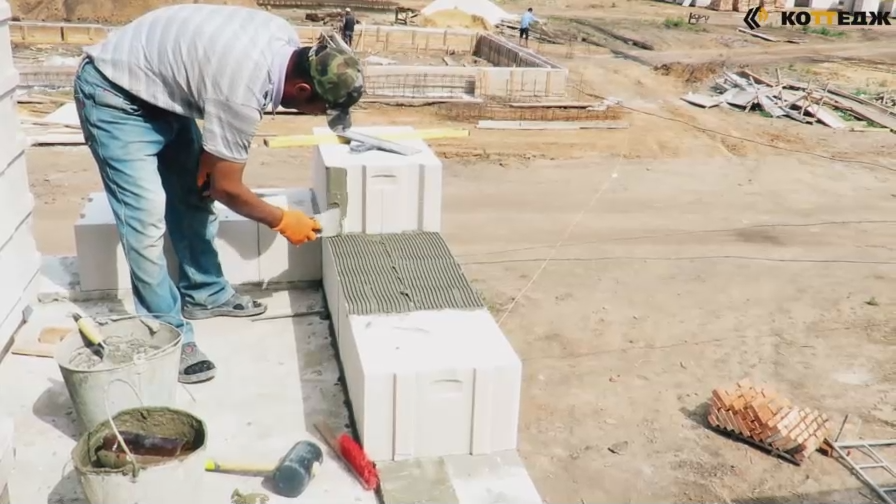 Дом из газобетона. Часть 4. Кладка стен 2 этажа