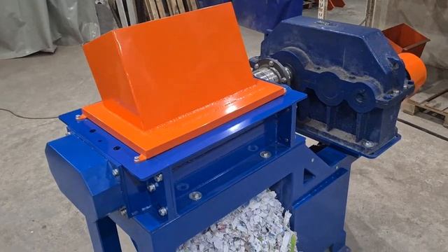 шредер для бумаги уничтожение архива ИШМ-220 двигатель 8.2 кВт.mp4