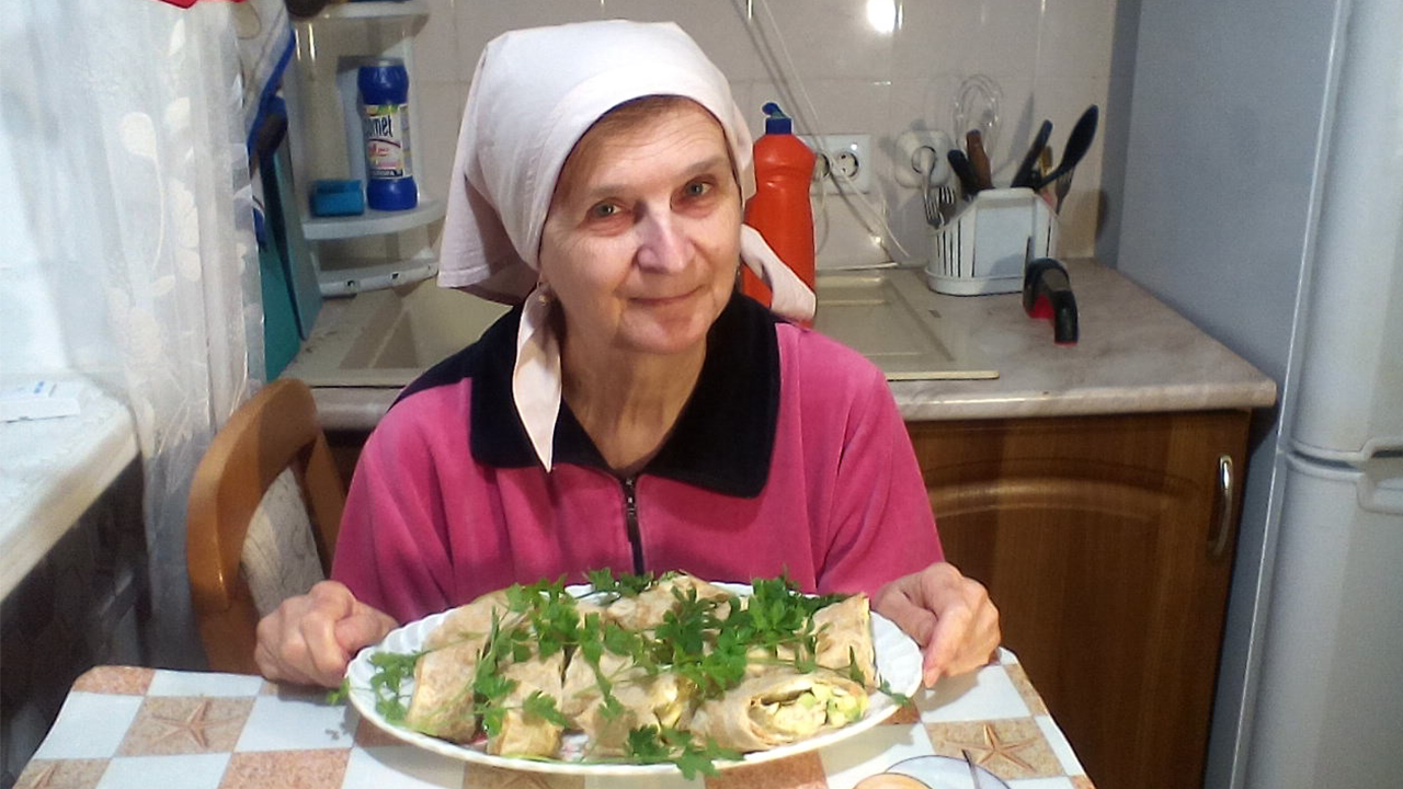 Роллы из лаваша с авокадо и с икрой трески.mp4