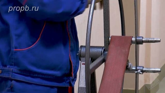 Намотка пожарных рукавов в одинарную скатку.