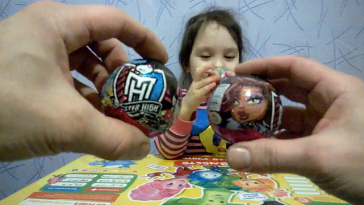 МОНСТЕР ХАЙ Распаковка шоколадных шаров Monster High