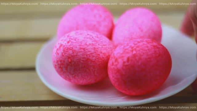 Покраска яиц при помощи риса