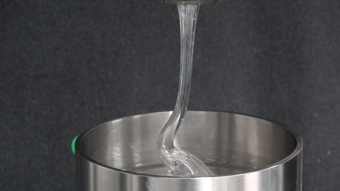 Instabilität von viskosen Strömungen und elastischen Stäben Ähnlichkeiten und Unterschiede