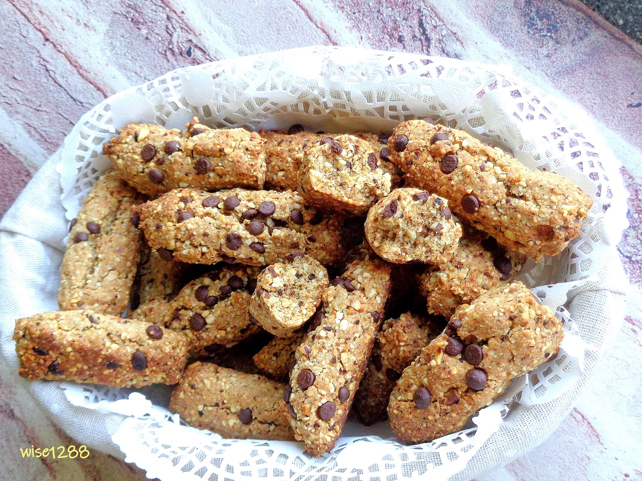 Печенье арахисовое. Нежное. Рассыпчатое. Хрустящее.