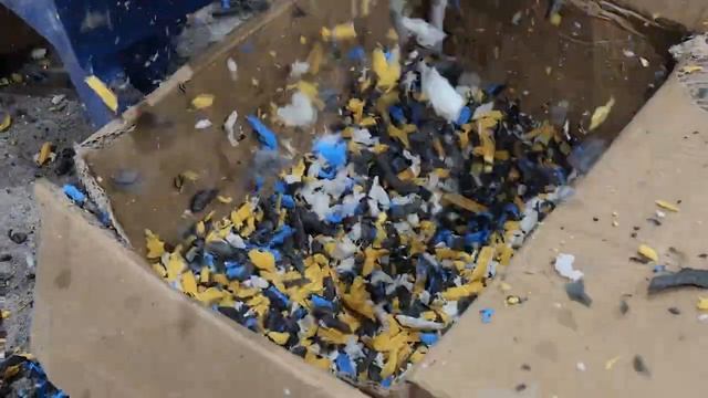 Дробилка МИ-700 измельчаем довальческий материал Эва сетка 35 мм